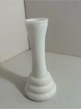 Vintage | Accents | 33 Vintage 960s White Milk Glass Beehive Base Bud ...